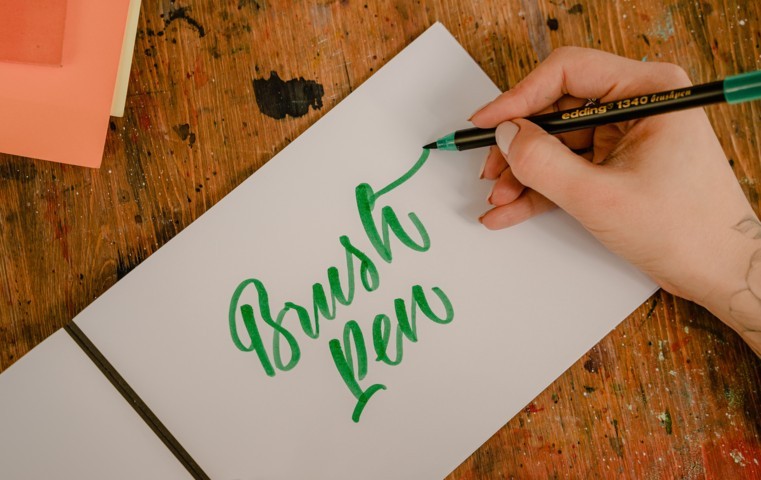 5 Recommended Best Digital Fonts For Graphic Design – scratchones.com